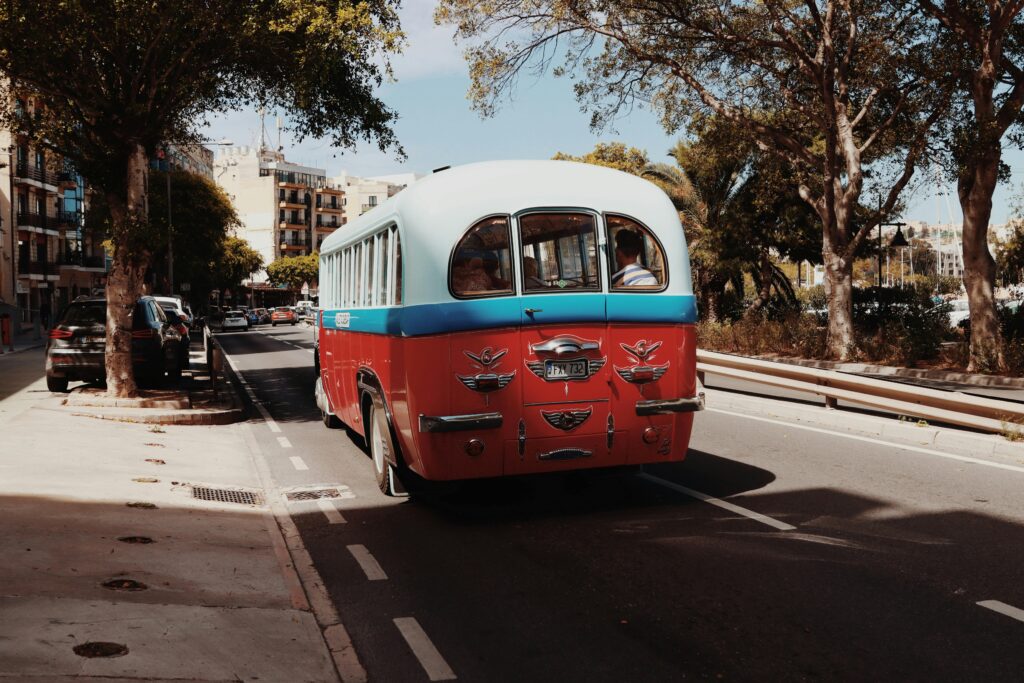 Die Alten Maltesischen Busse